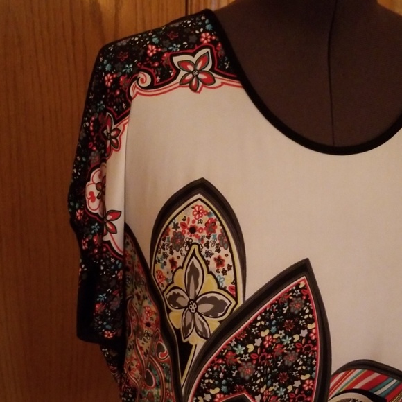Milano | Tops | Milano Bold And Beautiful Blouse | Poshmark